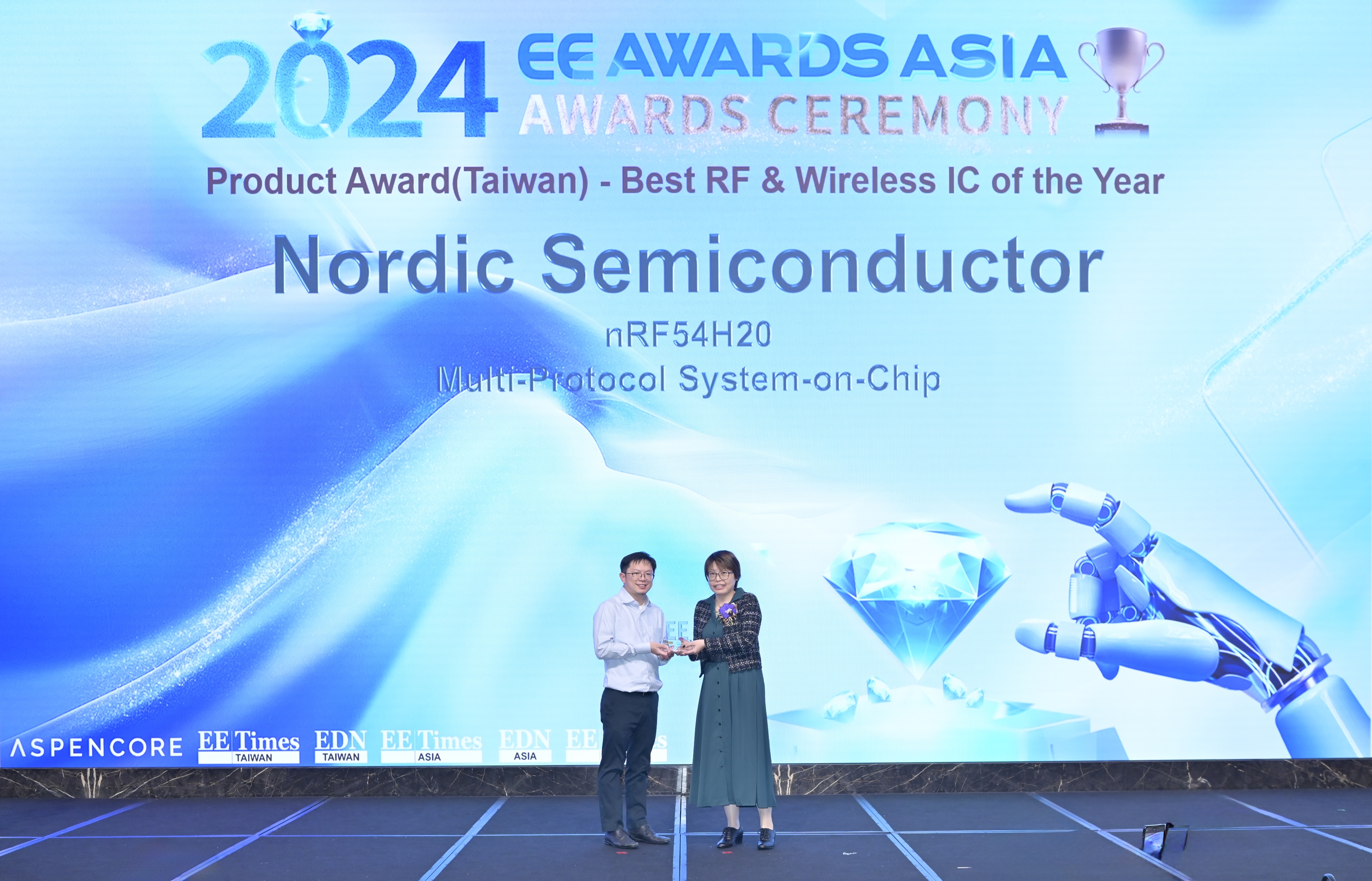 Nordic Semiconductor 先进的 nRF54H20 超低功耗 SoC、nPM1300 和 nRF Cloud 荣获 2024 ...